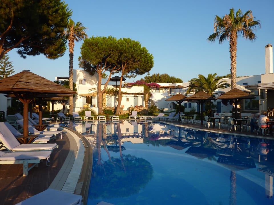 "Pool" Alkyoni Beach Hotel (Naxos Stadt) • HolidayCheck (Naxos ...
