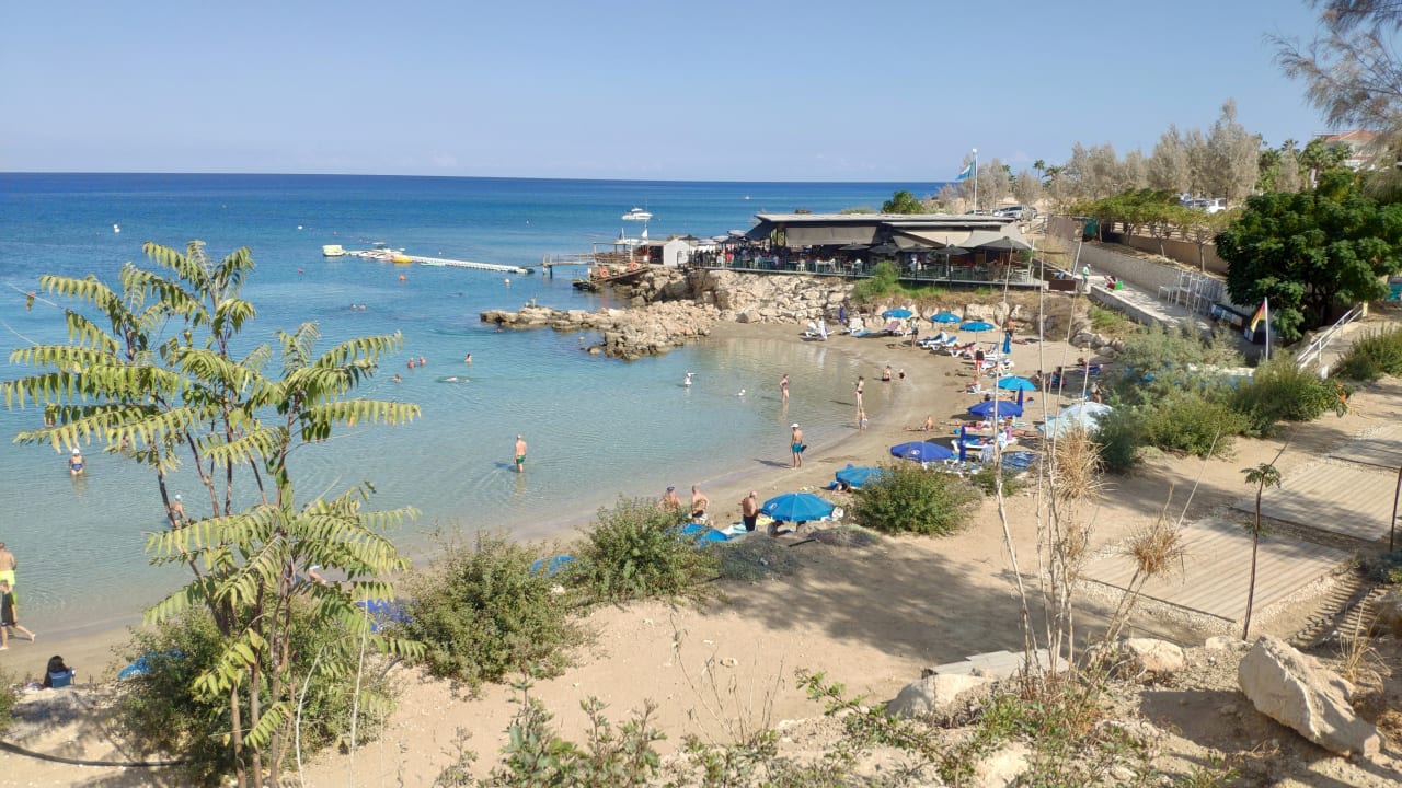 "Kleine Badebucht direkt a..." Malama Beach Holiday Village (Paralimni ...