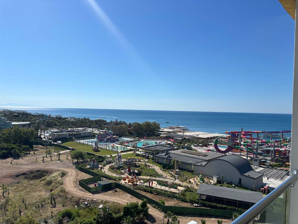 "Ausblick seitliche Meerse..." Hotel Delphin Imperial (Lara ...