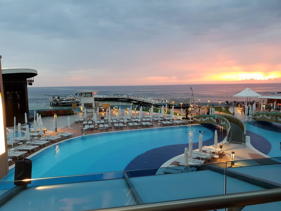 "Pool" Azura Deluxe Resort & Spa Hotel (Avsallar) • HolidayCheck ...