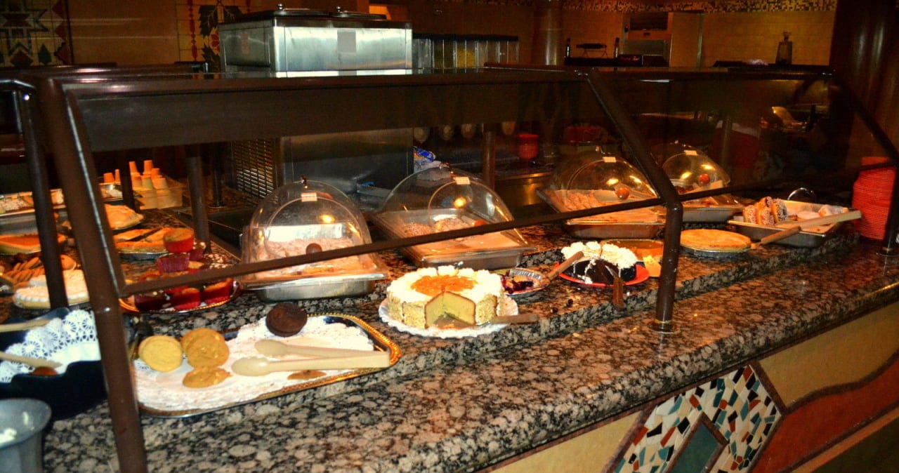 "Kuchen, Torten, Muffins u..." Hotel Avi Resort & Casino (Laughlin ...