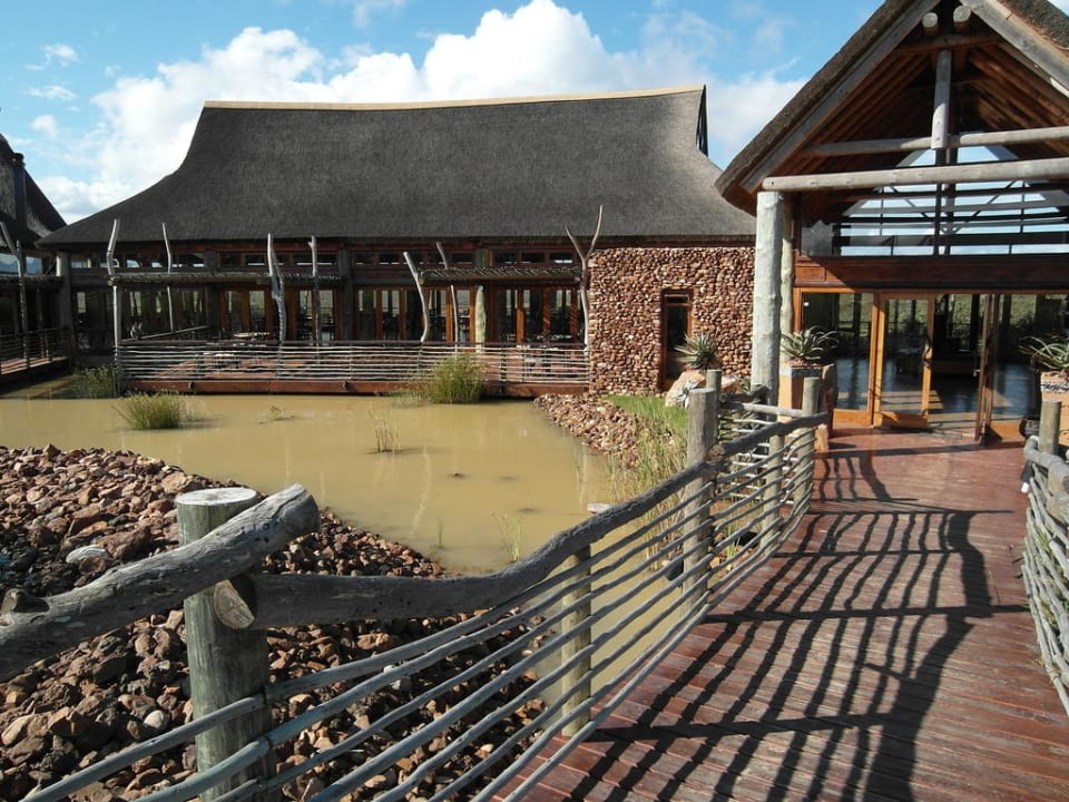 "Dieses Bild zeigt den Ein..." Hotel Garden Route Game Lodge ...
