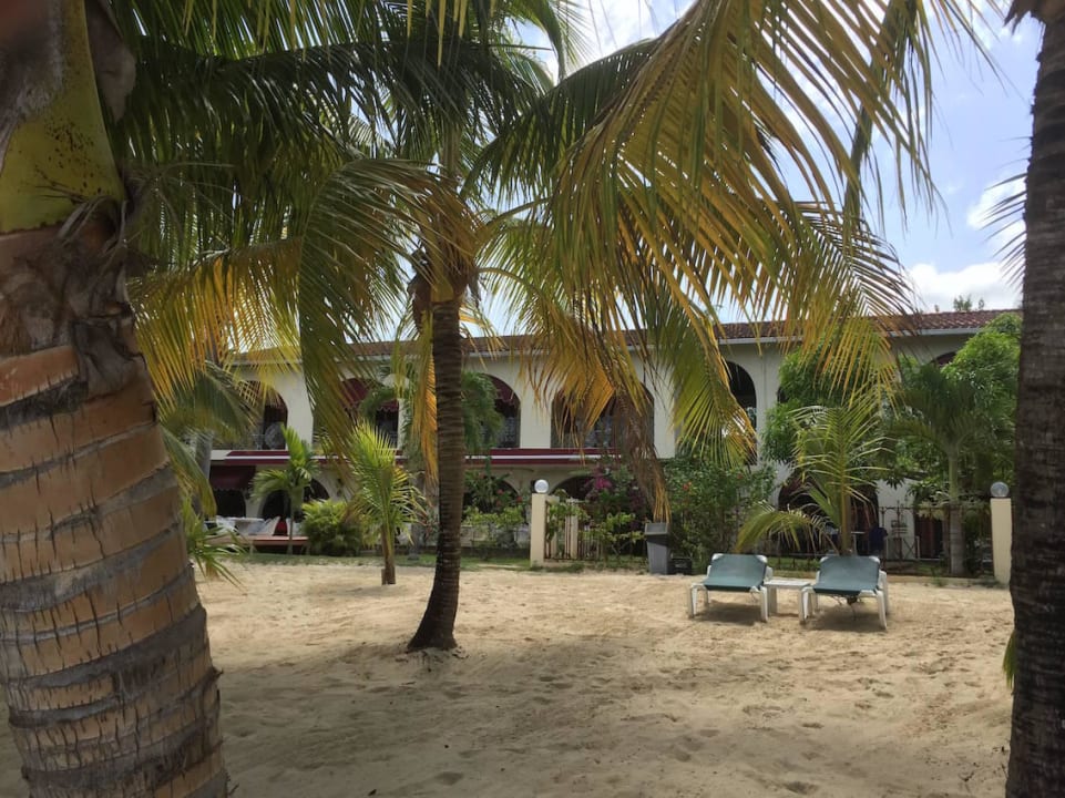 "Blick auf die Hotel Resta..." Charela Inn Hotel (Negril ...