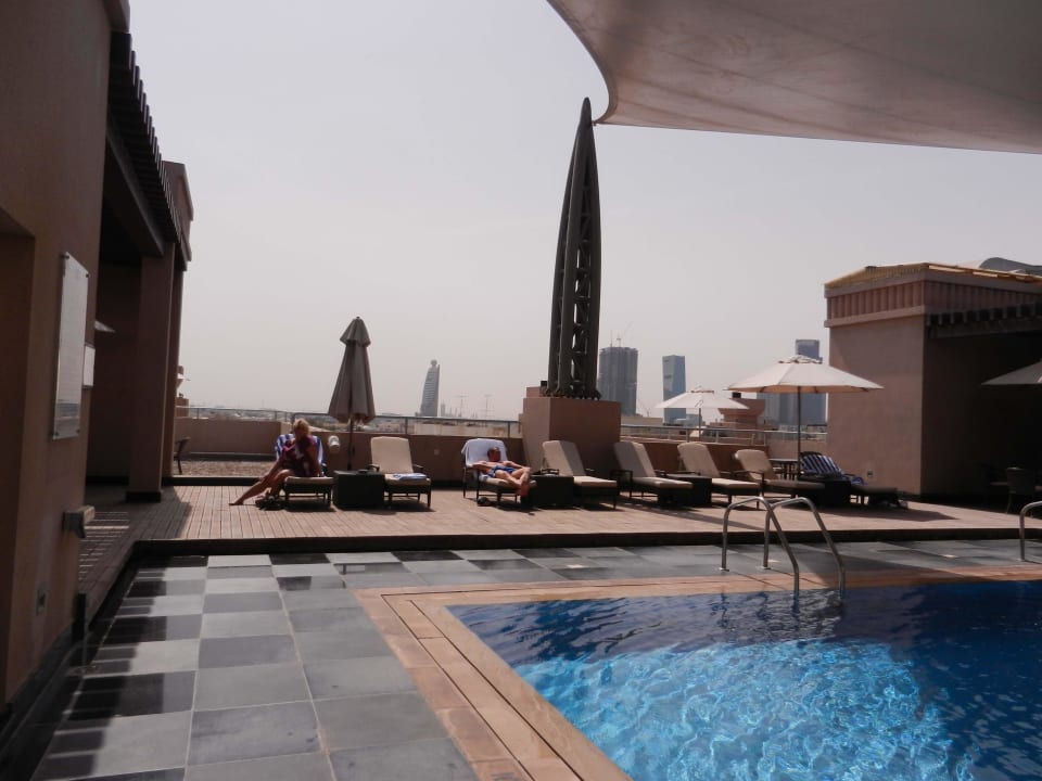 "Pool auf dem Dach" Mercure Gold Hotel Al Mina Road Dubai (Dubai ...