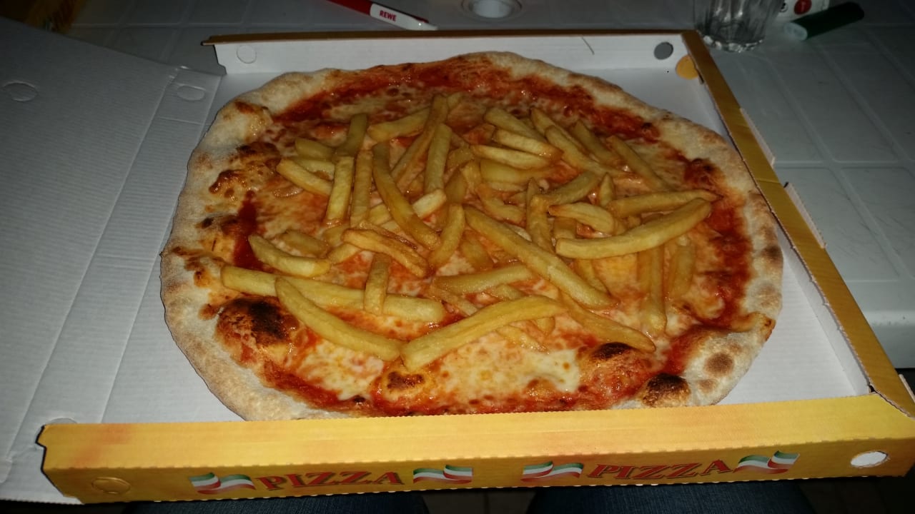 "Pizza Patatosa Terazza Ma..." Hotel Rosolina Mare Club Villaggio ...