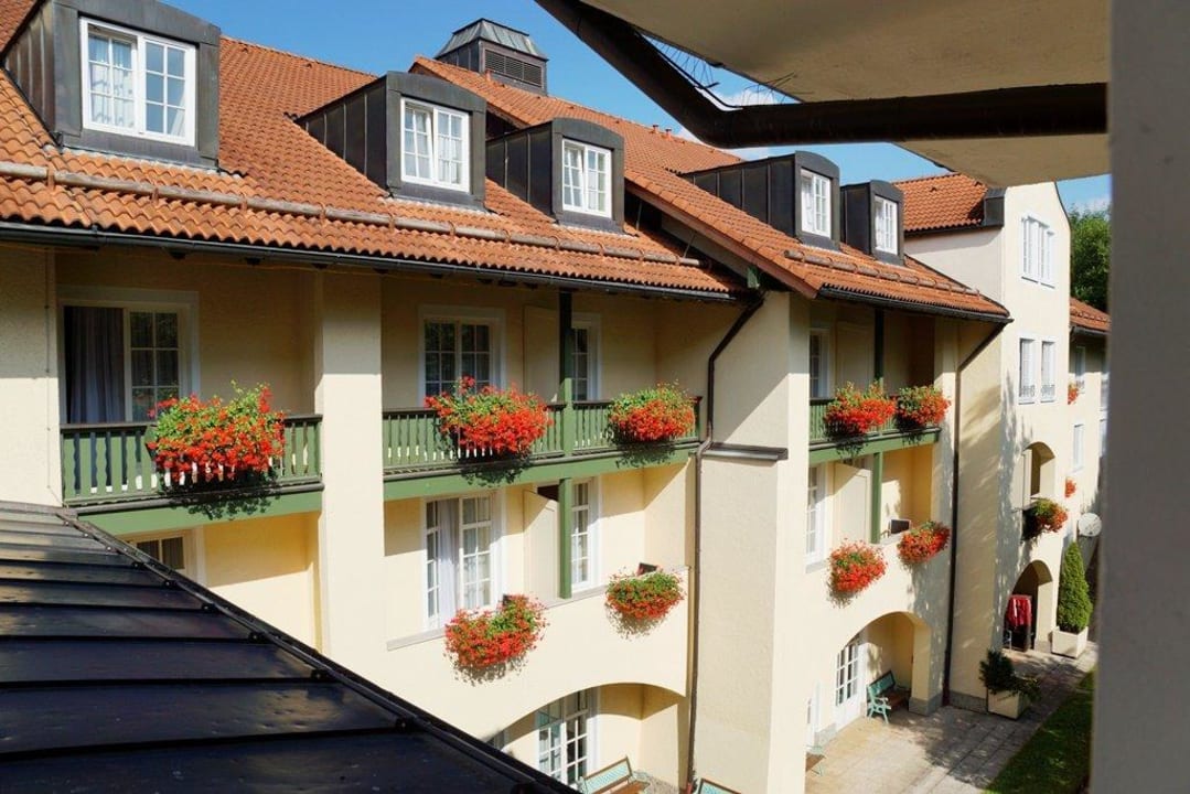 "Vom Zimmerfenster nach re..." Hotel Bayerischer Hof Miesbach, BW ...