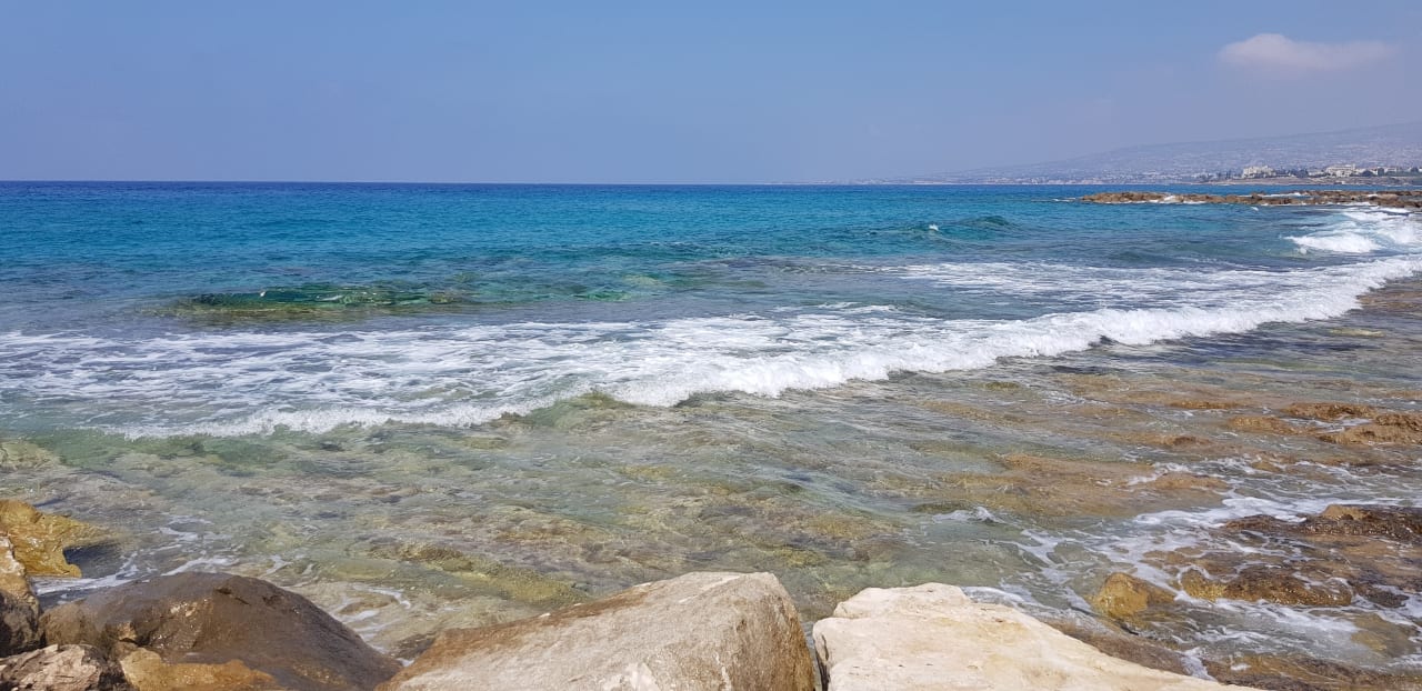 "Steinstrand " St. George Beach Hotel & Spa Resort (Chloraka ...