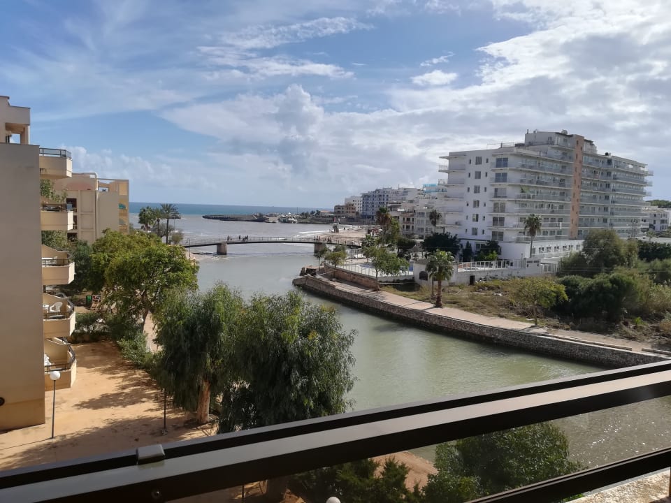 "Ausblick" Bei Juan Playamar Hotel & Apartamentos (S'Illot / L'Illot ...