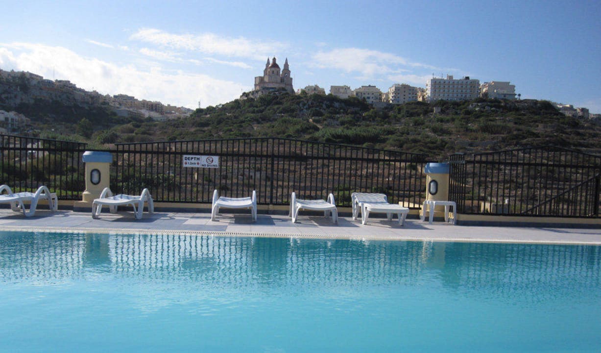 "Schöner Roof-Pool mit Bli..." Luna Holiday Complex (Mellieha ...