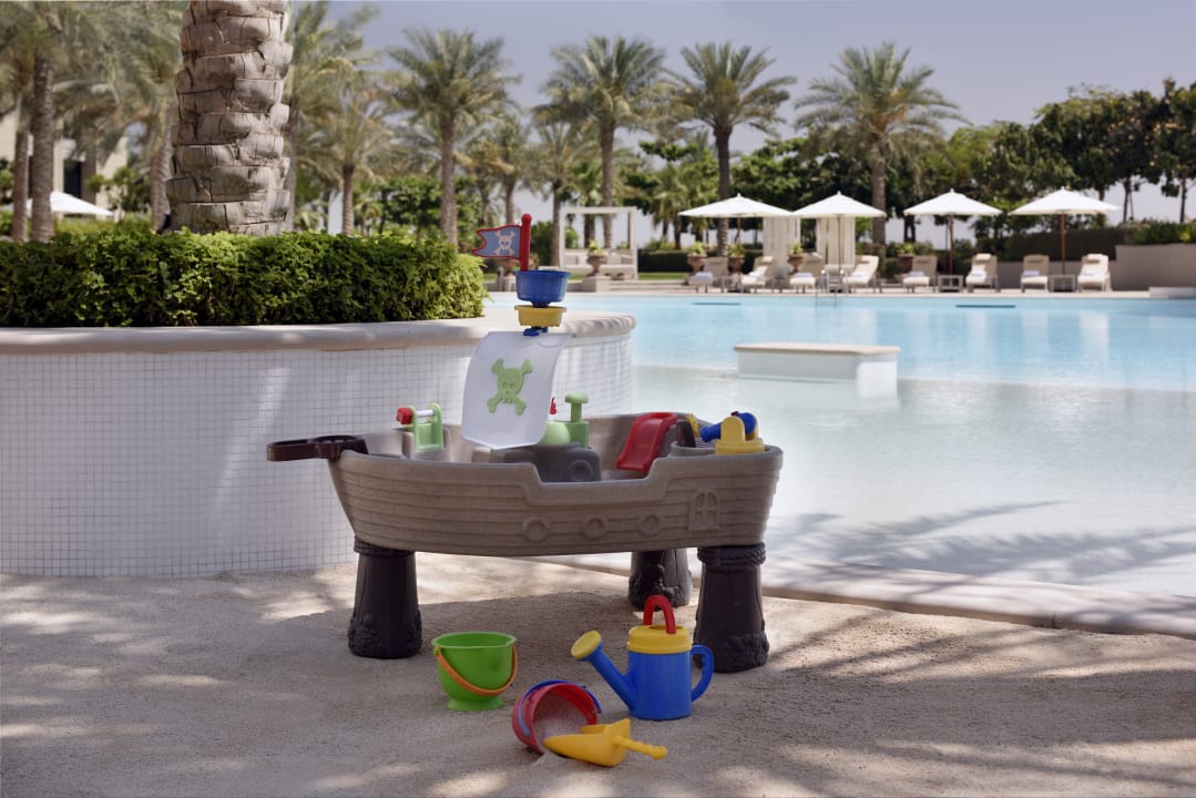 "Pool" Palazzo Versace Dubai (Dubai) • HolidayCheck (Dubai | Vereinigte ...