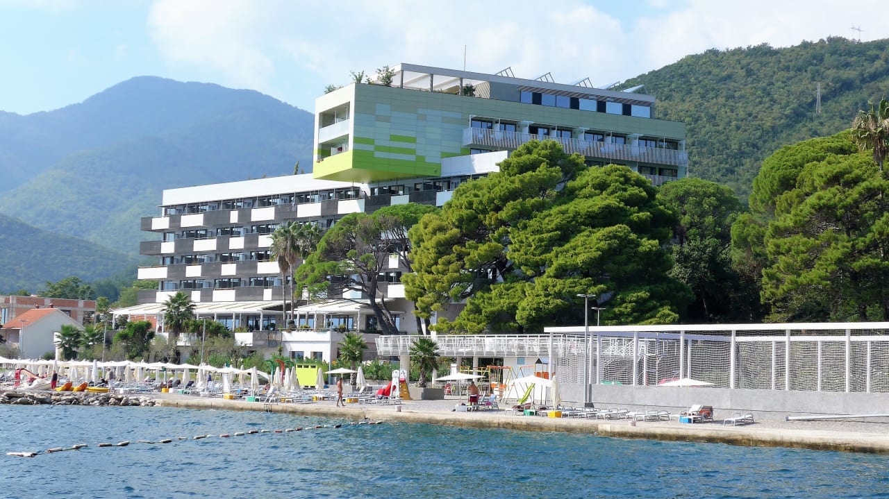 "Außenansicht" Carine Hotel Bijela Park (Bijela) • HolidayCheck ...