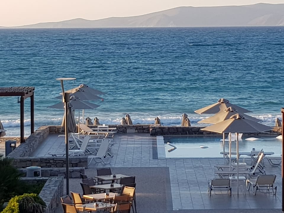 "Blick aus dem Zimmer" Sentido Unique Blue! Resort and Villas (Amnissos ...