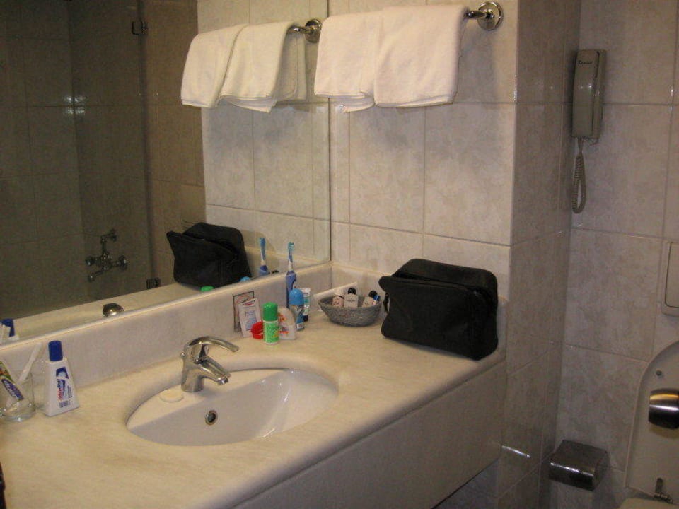 "Zimmer 310 - Badezimmer" Holiday Inn Istanbul Old City (Istanbul ...