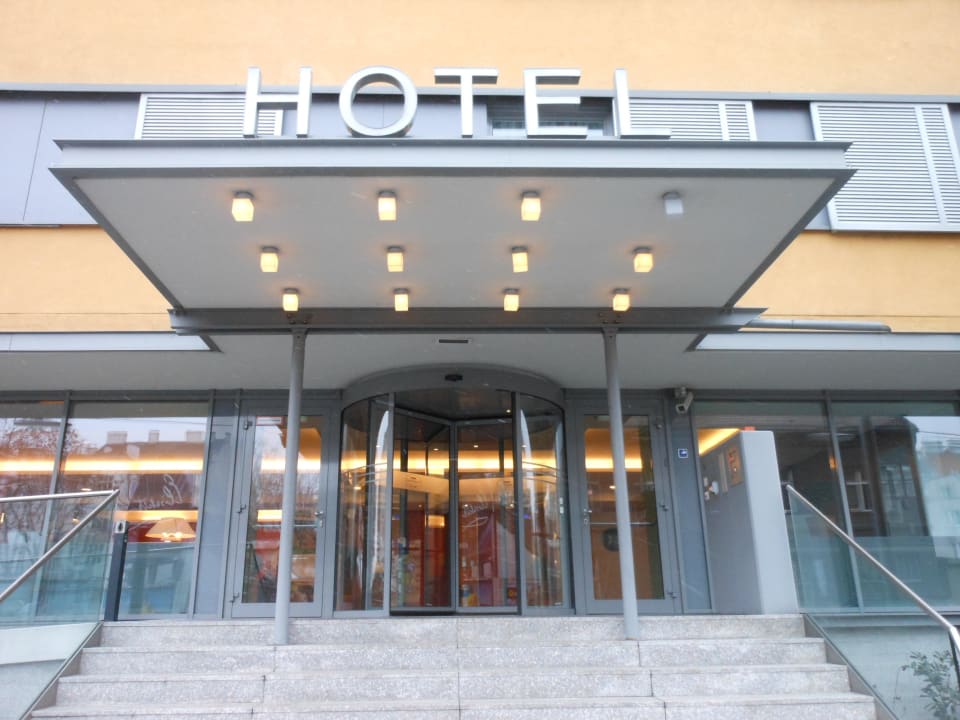 "Haupteingang aussen" Quality Hotel Vienna (Wien) • HolidayCheck (Wien ...