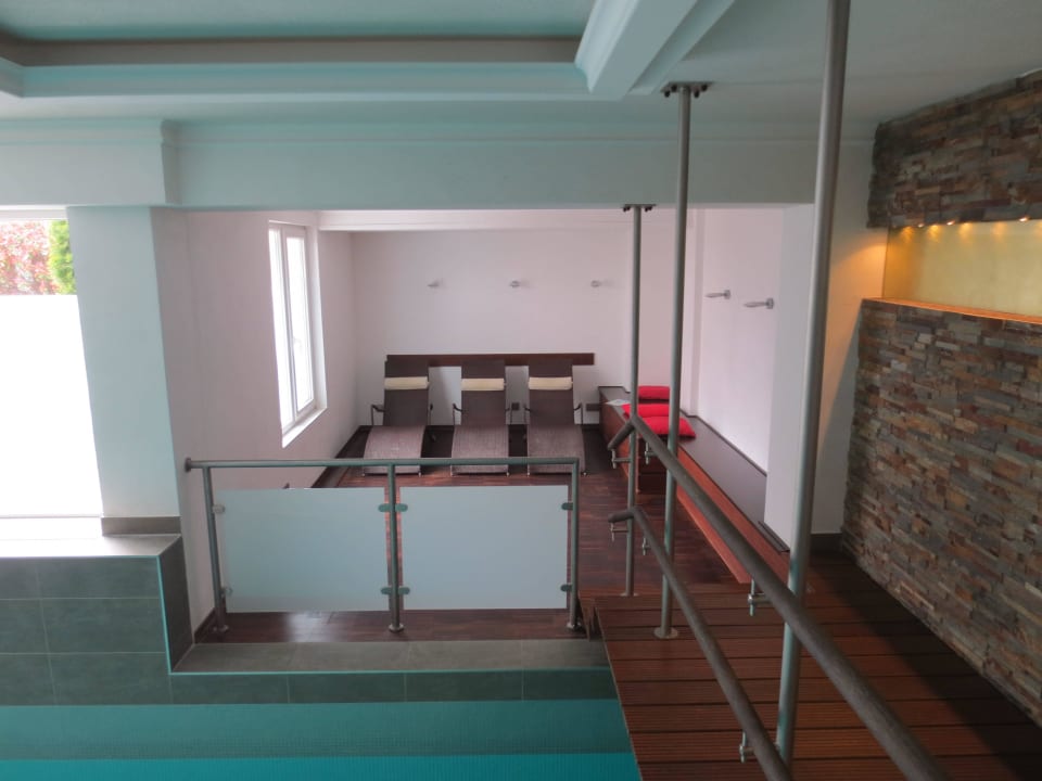 "Schwimmbad mit Liegen" Hotel Haverkamp (Bremerhaven) • HolidayCheck ...