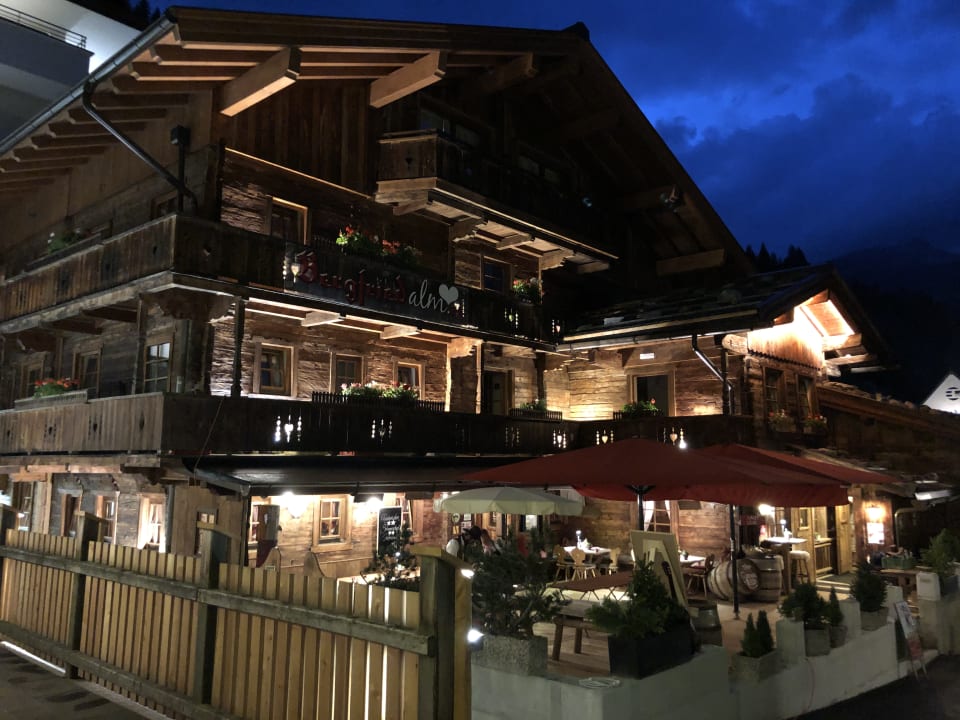 "Gastro" Aktiv- & Wellnesshotel Bergfried (Tux/Zillertal ...
