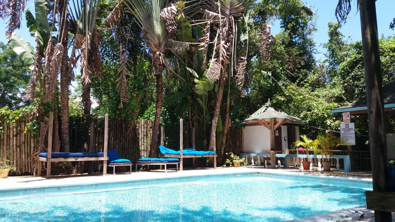"Pool" Hotel Legends Beach Resort (Negril) • HolidayCheck (Cornwall ...