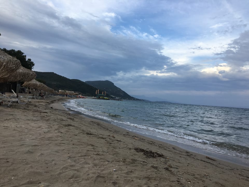 "Strand" Mitsis Messonghi Beach Hotel (Moraitika) • HolidayCheck (Korfu ...