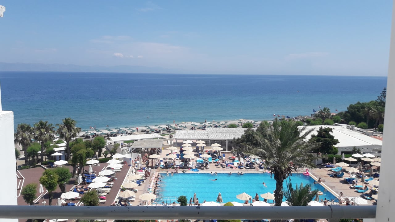 "Pool" Blue Bay Hotel (Ialysos) • HolidayCheck (Rhodos | Griechenland)