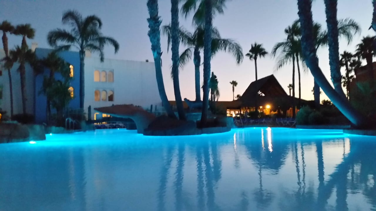"Pool night" Playaballena Hotel (Costa Ballena) • HolidayCheck (Costa ...