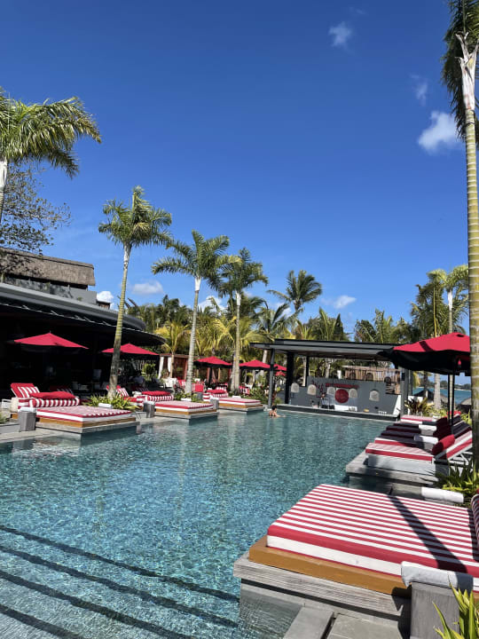 "Pool Landschaft mit Eisba..." LUX* Grand Baie Resort & Residences ...