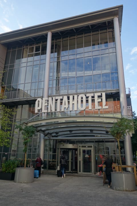 "Eingang Pentahotel" pentahotel Rostock (Rostock) • HolidayCheck ...