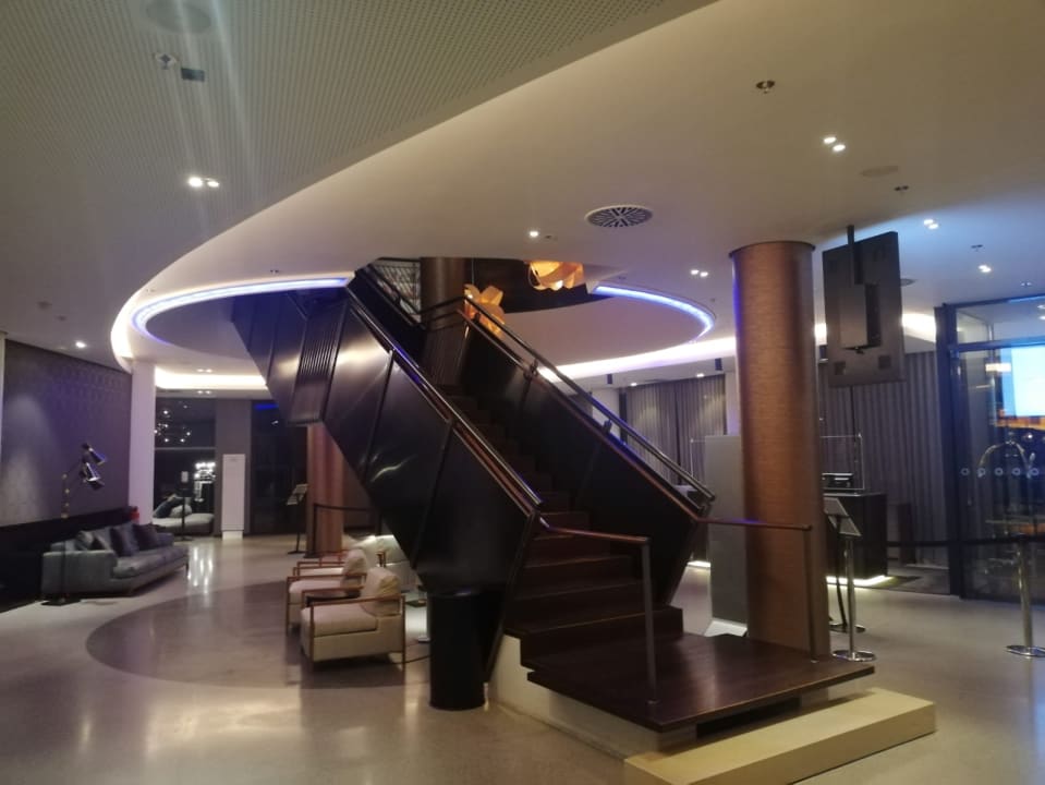 "Lobby" INFINITY Hotel & Conference Resort Munich (Unterschleißheim ...