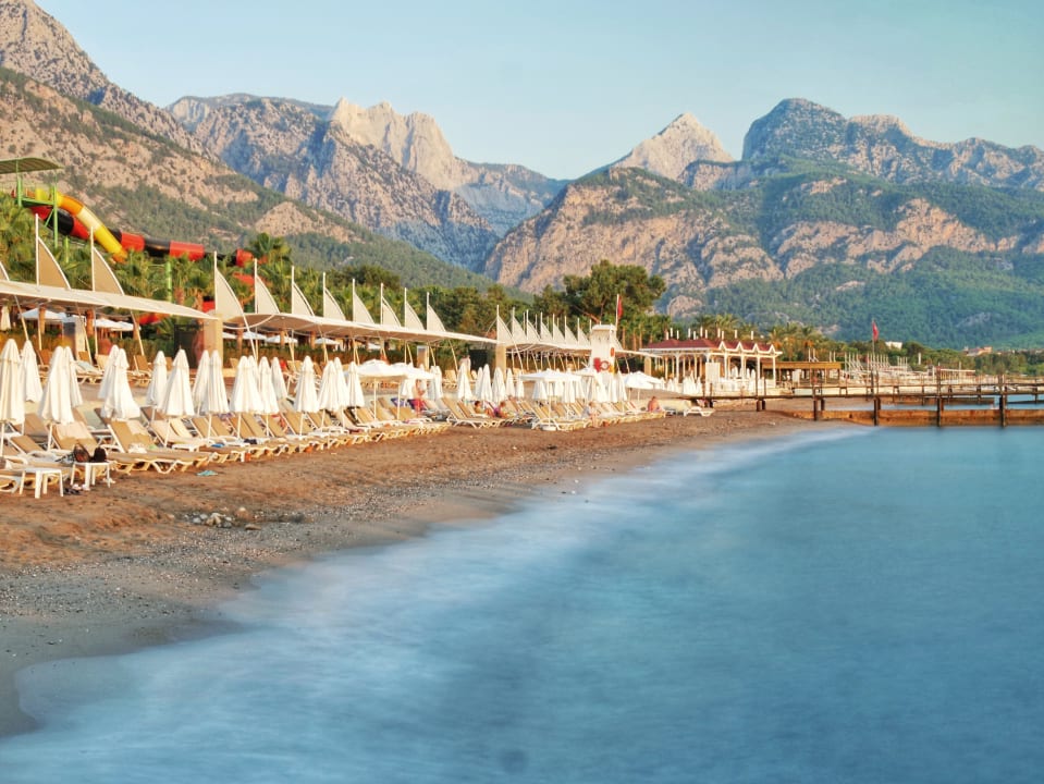 "Strand" Crystal Flora Beach Resort (Beldibi) • HolidayCheck (Türkische ...