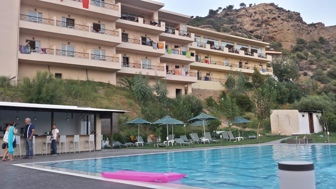 "Pool" The Maxine Hotel (Agia Galini) • HolidayCheck (Kreta | Griechenland)
