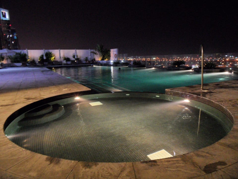 "Pool" The Tower Plaza Hotel Dubai (Dubai) • HolidayCheck (Dubai ...