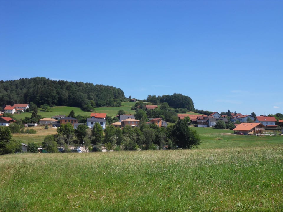 "Aussicht auf das Örtchen ..." Familienhotel Reiterhof Runding (Runding ...