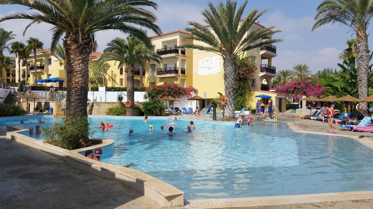 "Hotel Malama Holiday Vill..." Malama Beach Holiday Village (Paralimni ...