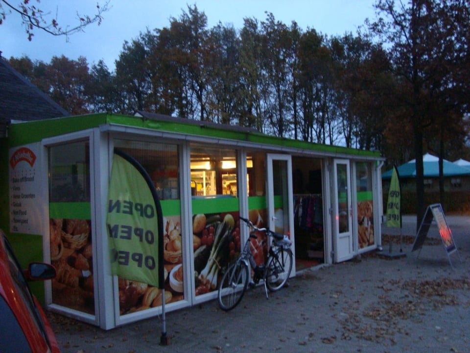 "Supermarkt" Roompot Hunzedal (Borger) • HolidayCheck (Drenthe ...