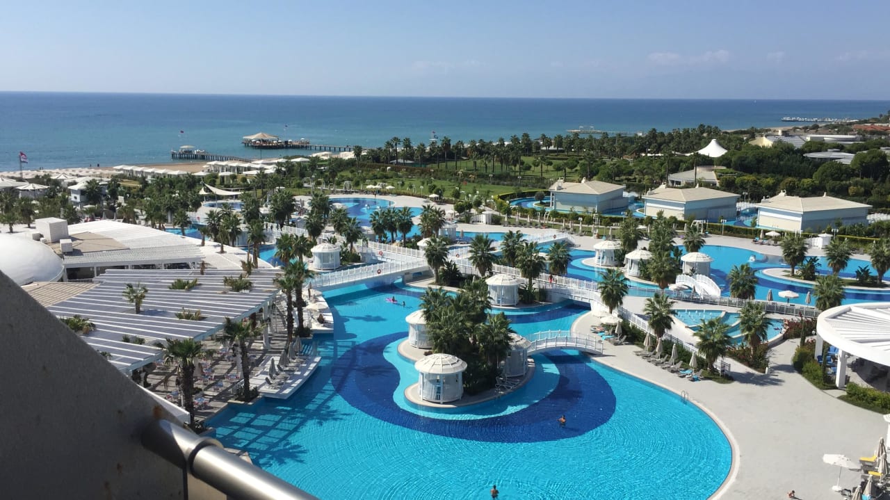 "Blick auf Pool" Sueno Hotels Deluxe Belek (Belek) • HolidayCheck ...