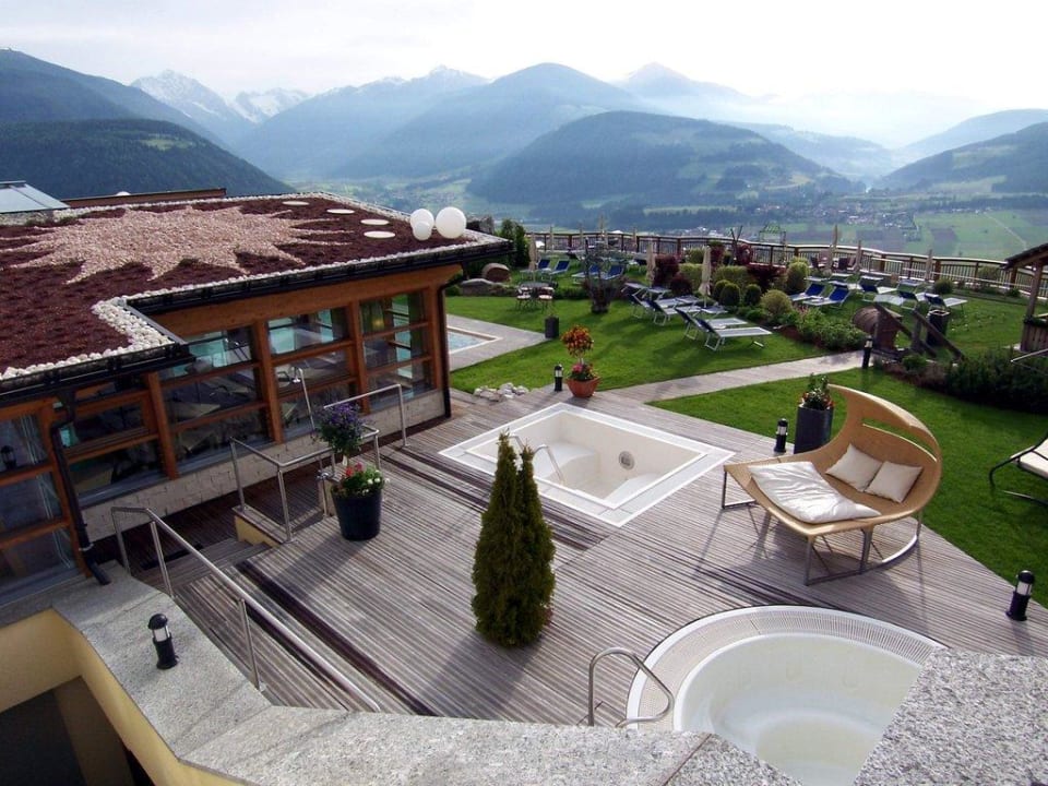 "Blick in den Garten" Alpin Panorama Hotel Hubertus (Valdaora / Olang ...
