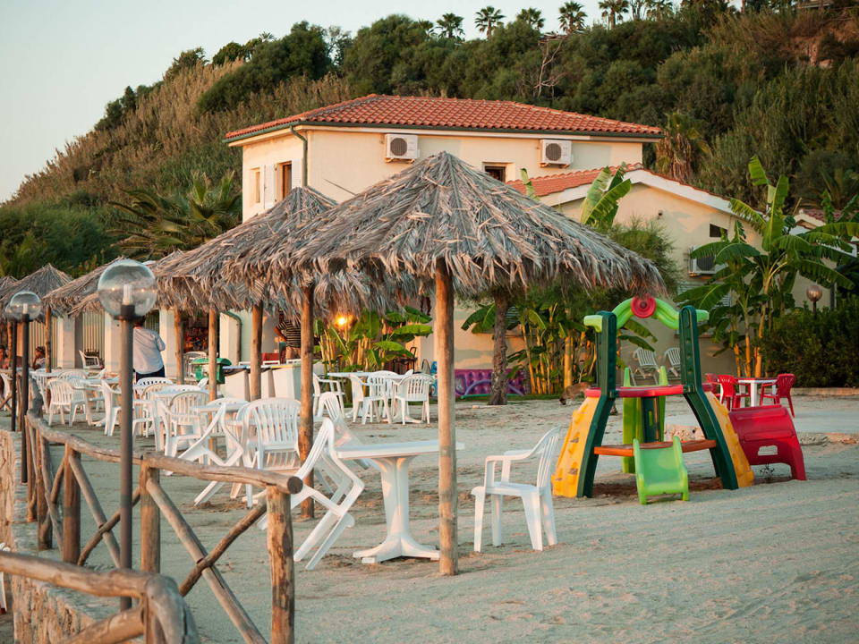"Strandbar" Hotel Club Torre Marino (Ricadi) • HolidayCheck (Kalabrien ...