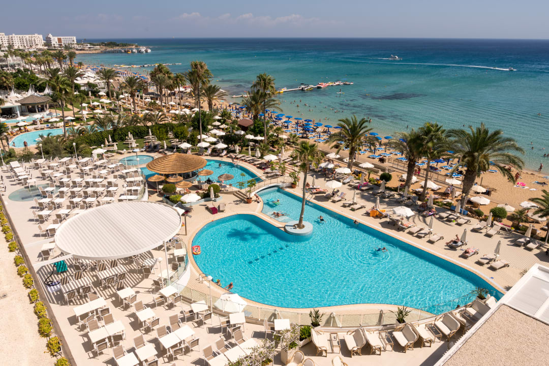 Sunrise Beach Hotel - Perumperindo.co.id