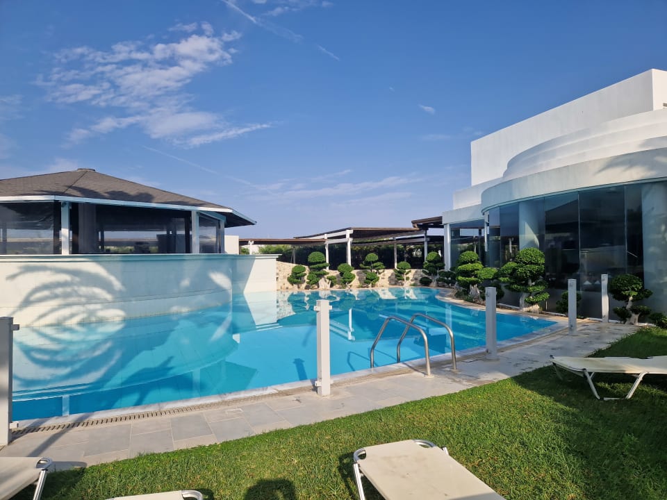 "Feiner Sandstrand, fach a..." Sandy Beach Hotel & Family Suites ...