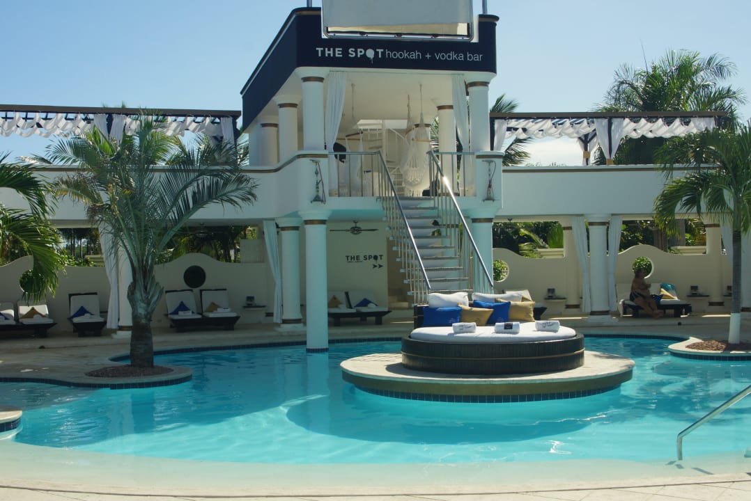 "VIP Pool" Cofresi Palm Beach & Spa Resort (Playa Cofresi ...