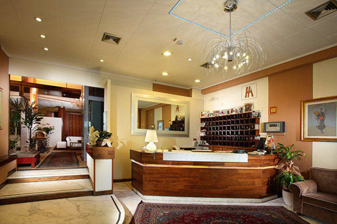 "RECEPTION" Hotel Ambrosiano (Montecatini Terme) • HolidayCheck ...