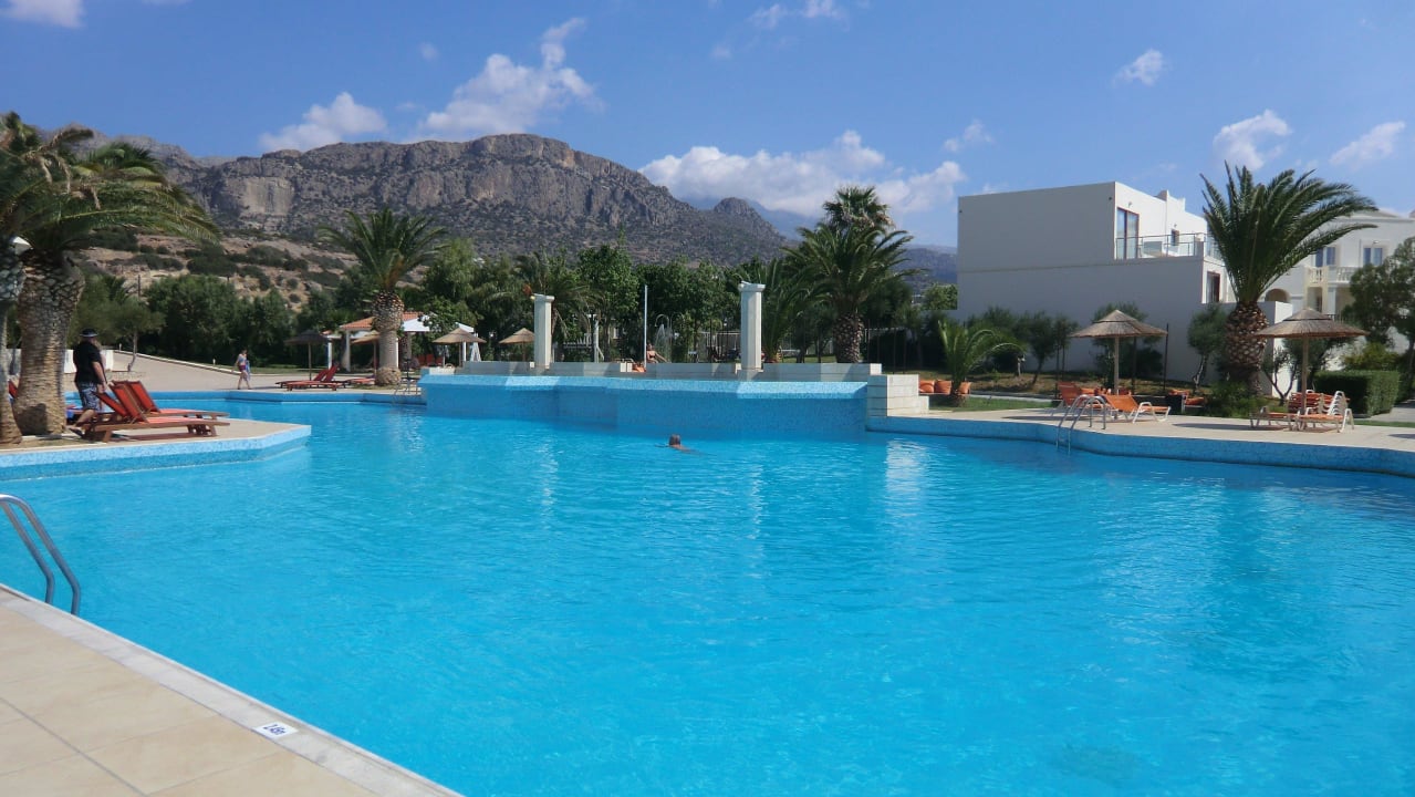 "Viel Platz und Ruhe trotz..." Almyra Hotel & Village (Koutsounari ...