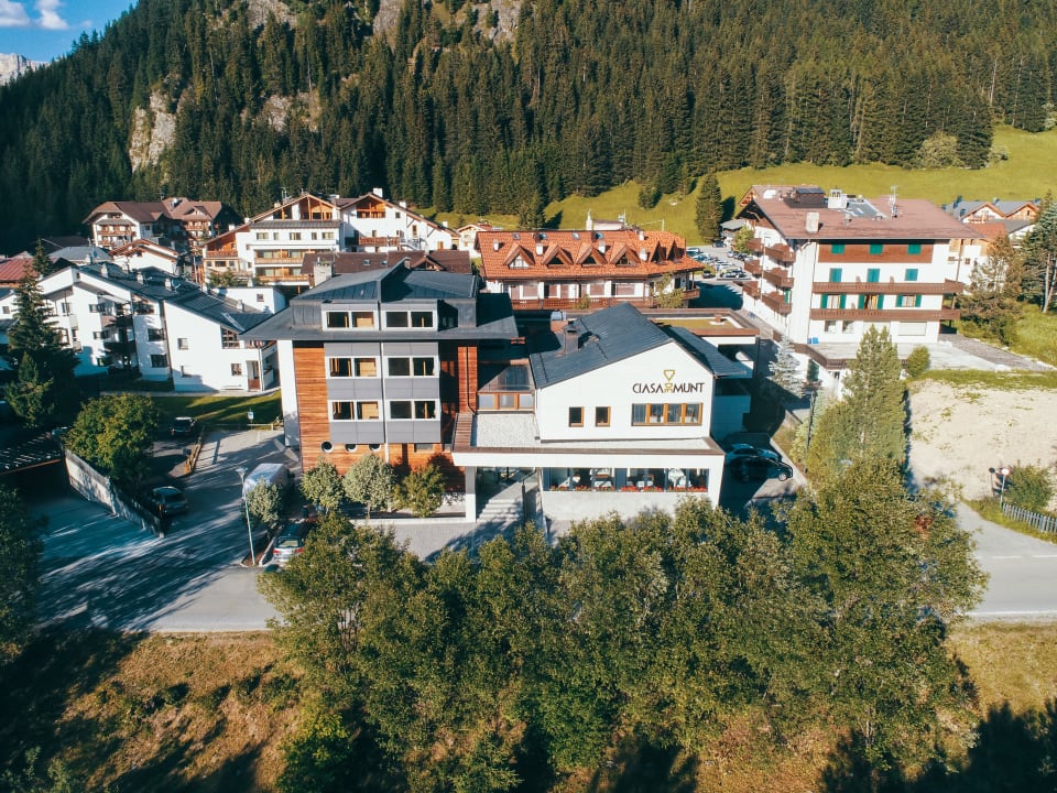 "Außenansicht" Ciasa de Munt Lifestyle Living (Corvara-Colfosco ...