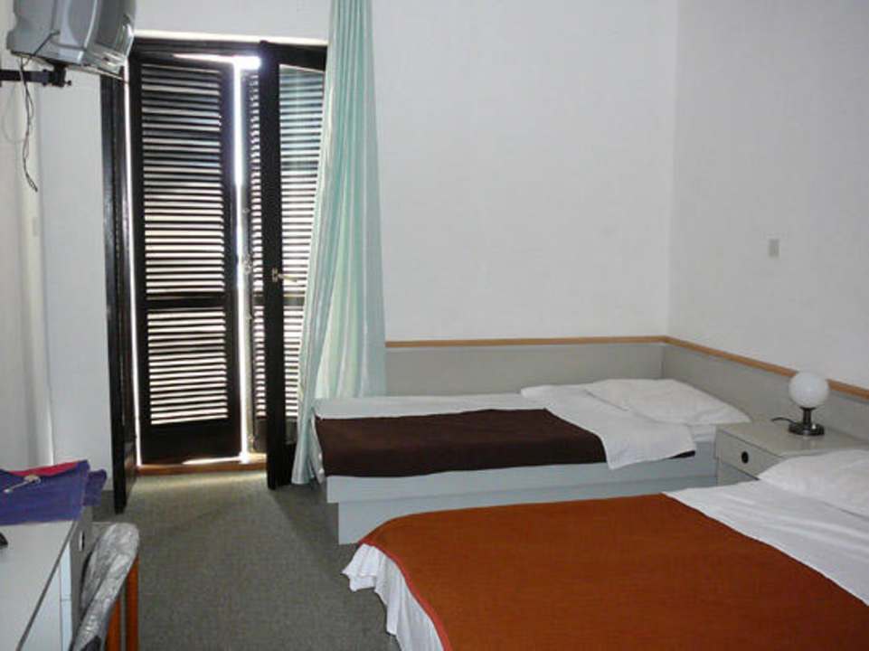 "Schon lustig, verschieden..." Hotel Miran Pirovac (Pirovac ...