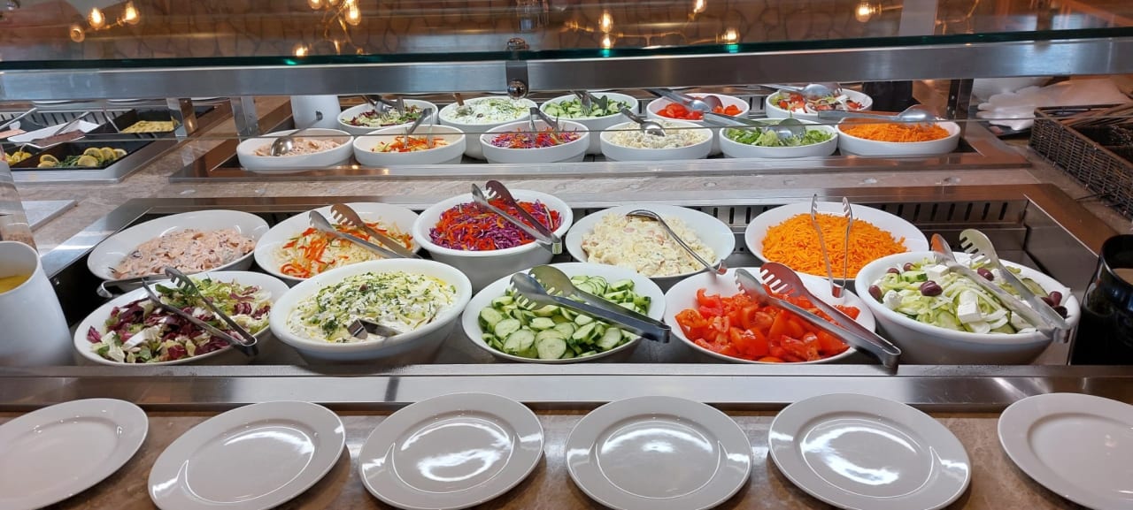 "Abwechslungsreiches Buffe..." Almyros Beach Resort & Spa (Acharavi ...