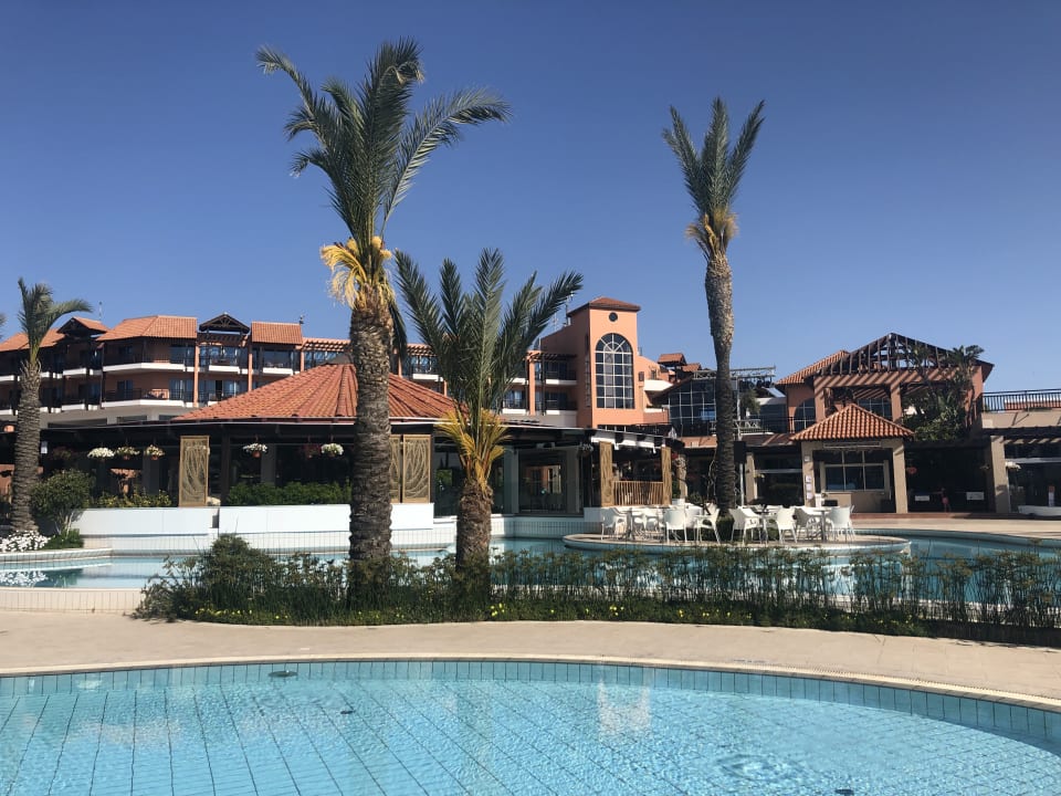 "Außenansicht" ROBINSON CYPRUS (Alaminos) • HolidayCheck (Südzypern ...