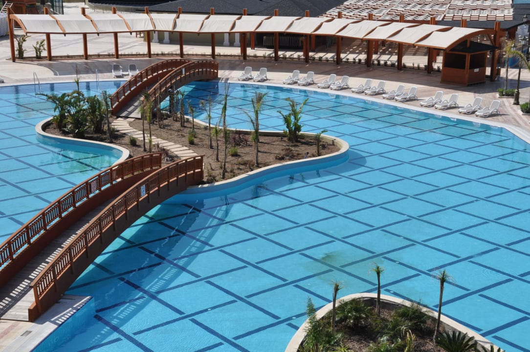 "Die Brücke über dem Pool " Sunis Efes Royal Palace (Özdere ...