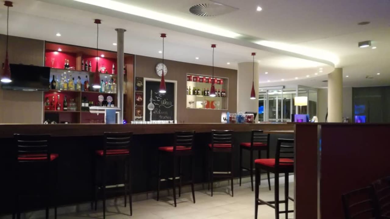 "Bar" Premier Inn Berlin City Centre (Berlin-Mitte) • HolidayCheck ...