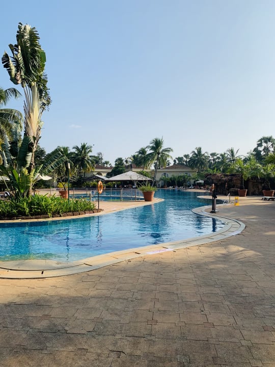 "Pool" The Zuri White Sands, Resort & Casino (Varca Beach ...