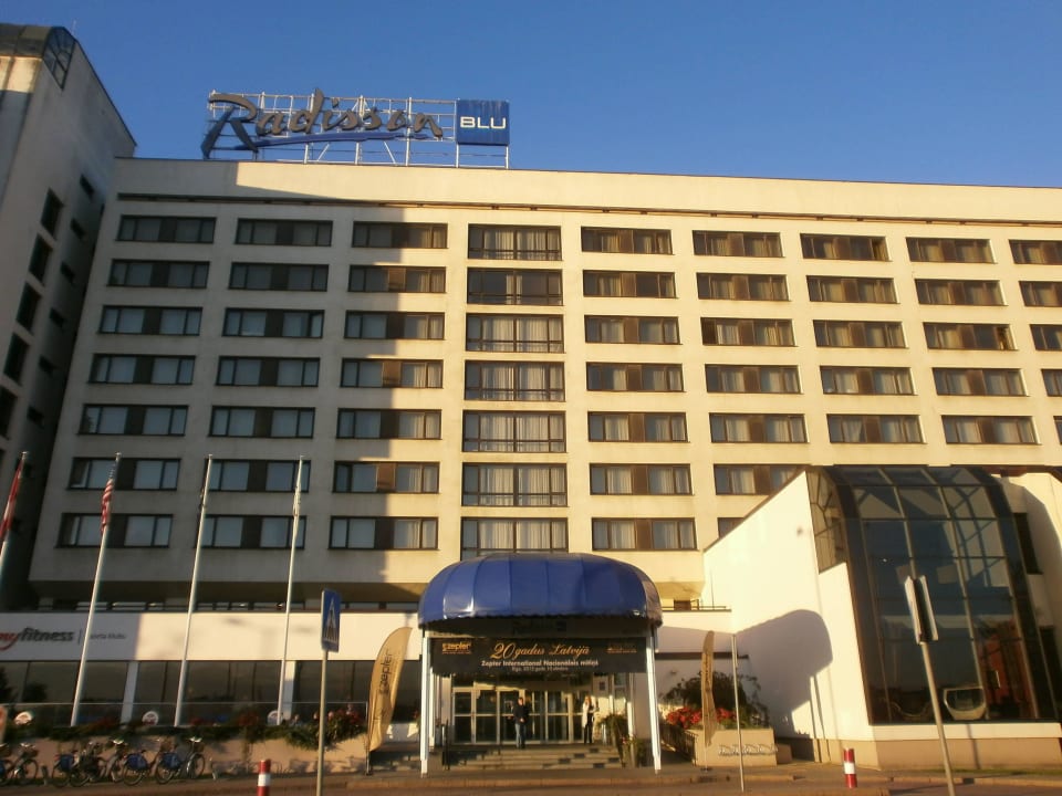 "Eingang vom Hotel" Radisson Hotel Blu Daugava Riga (Riga ...