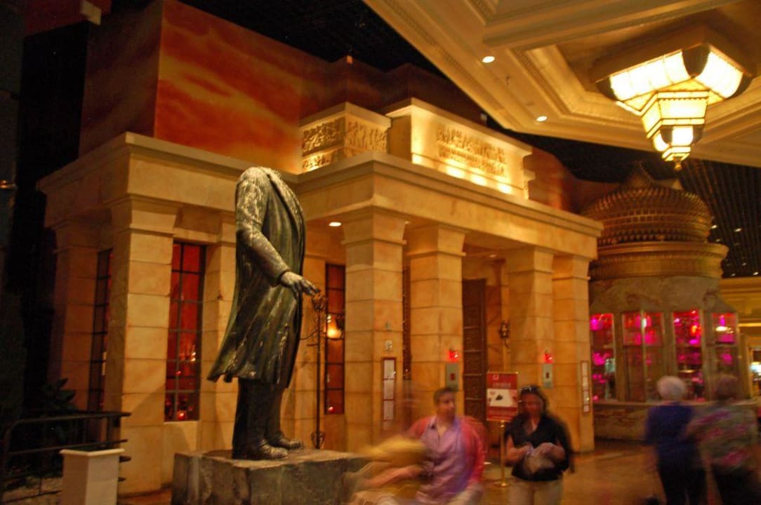 "das Red Square im Mandala..." Hotel Mandalay Bay Resort & Casino (Las ...